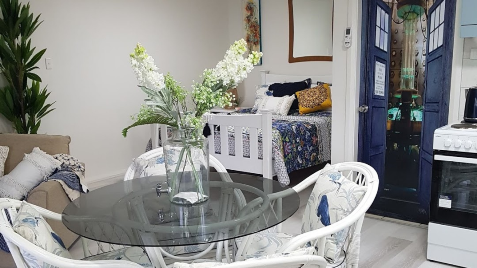 Maude Hotel and Caravan Park | Visit Hay